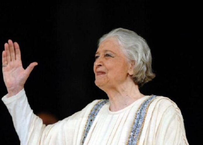 Η Άννα Συνοδινού στον Αχιλλέα Παπαδιονυσίου - CulturePoint.gr