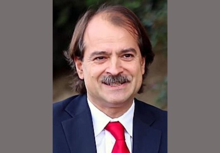 Ο διάσημος καθηγητής Παθολογίας Γιάννης Ιωαννίδης στον Αχιλλέα ...