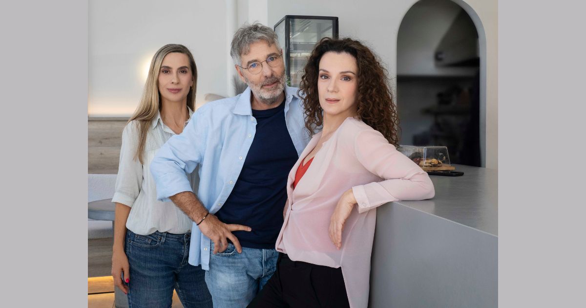 Meghan Kennedy ΣΕ ΒΛΕΠΩ. Σκηνοθεσία : Βίκυ Βολιώτη| Μικρό Παλλάς ...